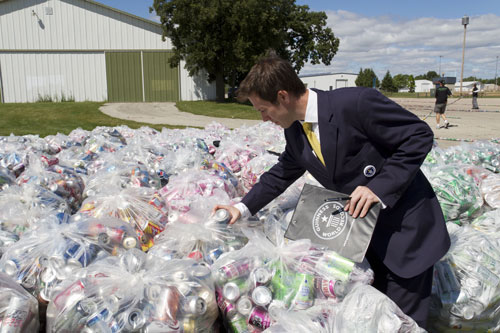 Aluminum Association Crushes Can Chain Record | Guinness World Records