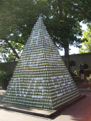 Largest can pyramid built in Kansas City | Guinness World Records
