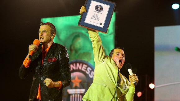 It's a slimefest! Over 3000 people go green for a record in Australia ...