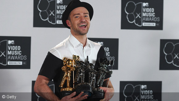 Stars of the MTV VMAs, US Open begins, and Happy National Dog Day ...