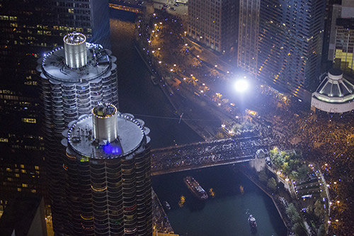 Double tightrope records for Nik Wallenda as daredevil walks between ...