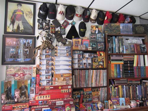 Harry Potter memorabilia collection broken with more than 3,000 items ...