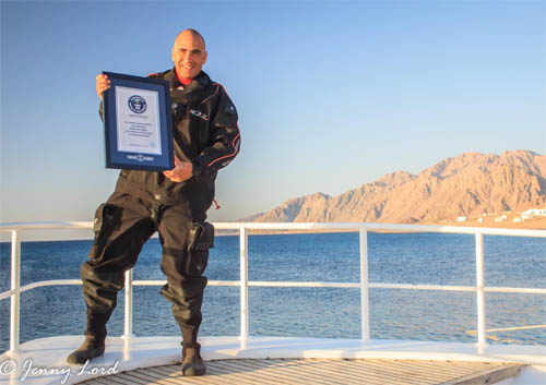 Ahmed Gabr breaks record for deepest SCUBA dive at more than 1,000 feet | Guinness World Records