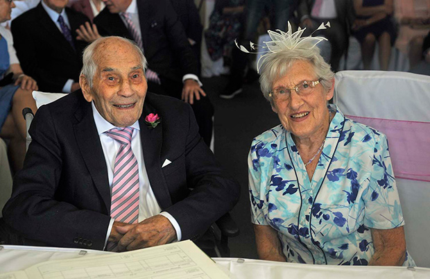 Guinness World Records confirms that British newlyweds are oldest couple to get married ...