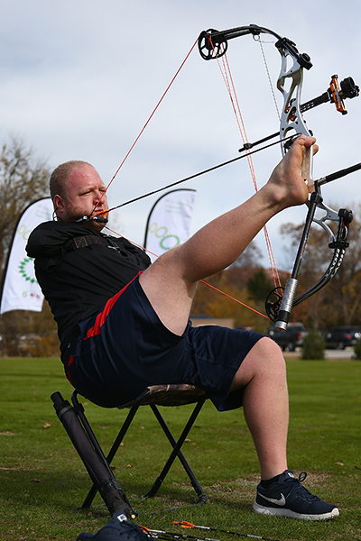 Paralympic 'Armless Archer' Matt Stutzman hits long-distance target to ...