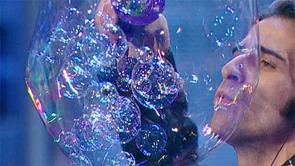 Guinness World Records Classics: Most soap bubbles blown inside one ...