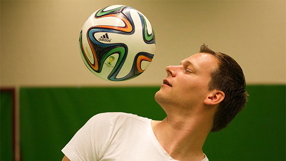 Videos: Watch Dutchman score three incredible football freestyle titles ...