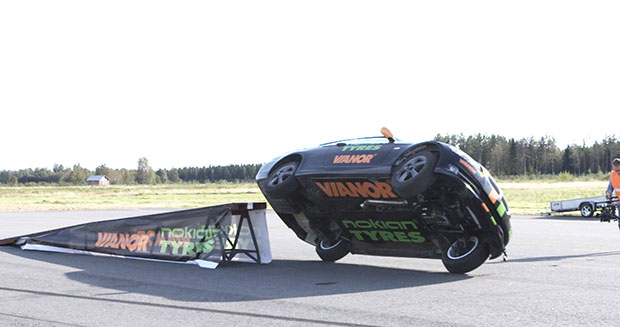 Video: Stunt driver attempts world’s fastest side wheelie in a car ...