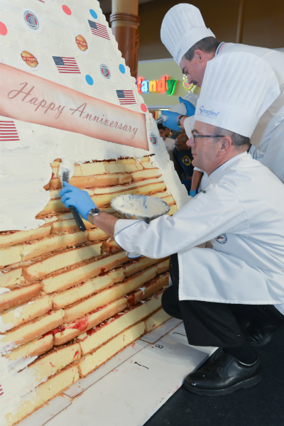 Stratford University breaks a mouth-watering cake record | Guinness ...