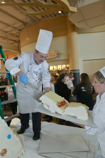 Stratford University breaks a mouth-watering cake record | Guinness ...