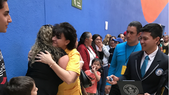Mexico spreads love with the Longest hug relay | Guinness World Records