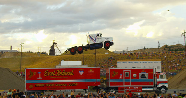 Video: Watch American daredevil smash 50.60 m ramp jump in a truck ...