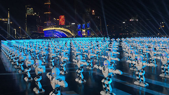 Video: Watch 540 robots perform flawless record-breaking dance routine ...