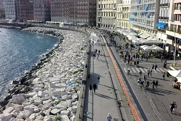 Italian chefs create mile-long Neapolitan to break longest pizza record ...