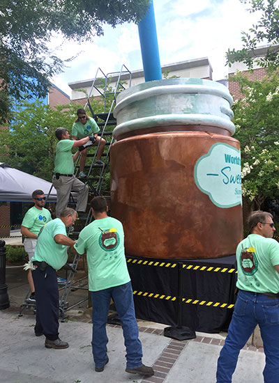 Small US town reclaims record for largest iced tea | Guinness World Records