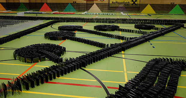 Video: Epic domino show – Watch as three world records are broken ...