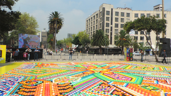 Play-Doh Mexico creates record-breaking tub mosaic for 60th anniversary ...