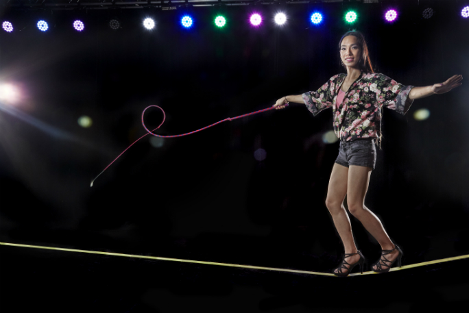 Performer cracks into Guinness World Records with incredible whipping ...