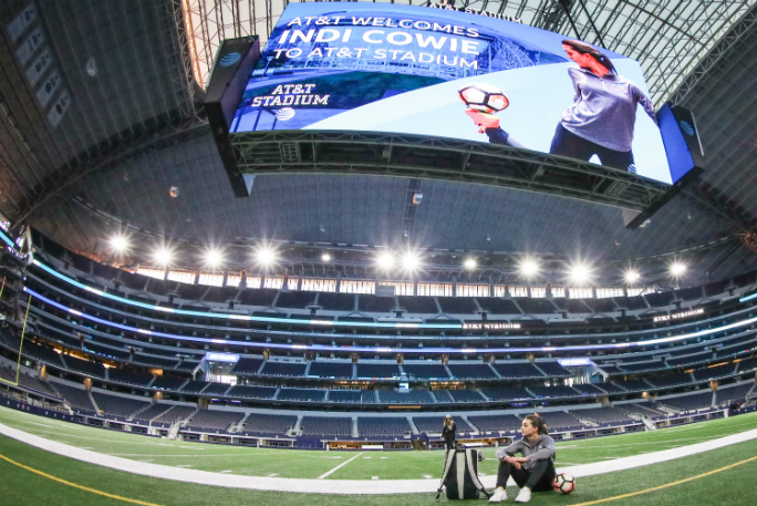 Indi Cowie sets two new freestyle football records with her sublime ...