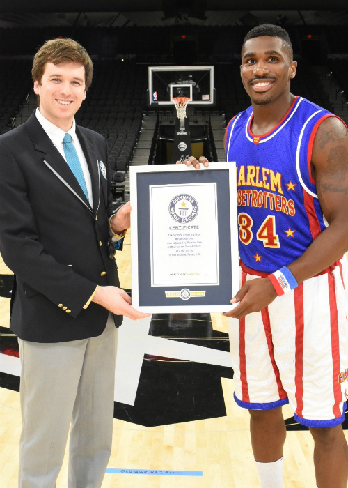 Watch Harlem Globetrotters' Thunder Law take basketball records to new ...