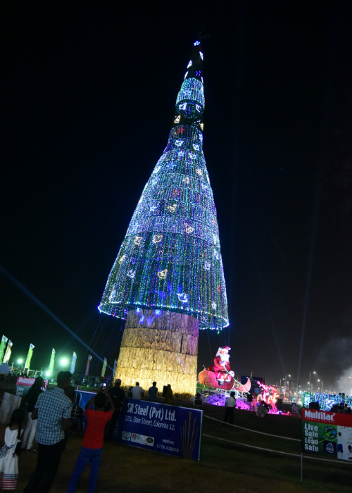 11 glittering Christmas lights records that shine this holiday season ...