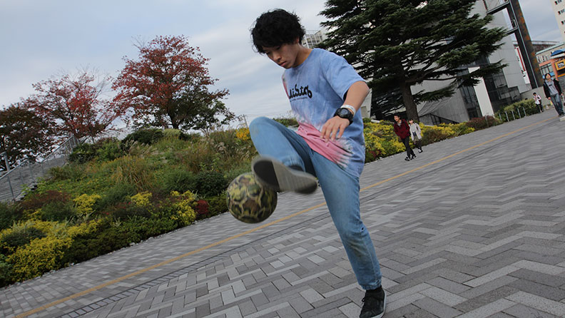 Video: Watch Japanese football freestyler attempt ‘around the world ...