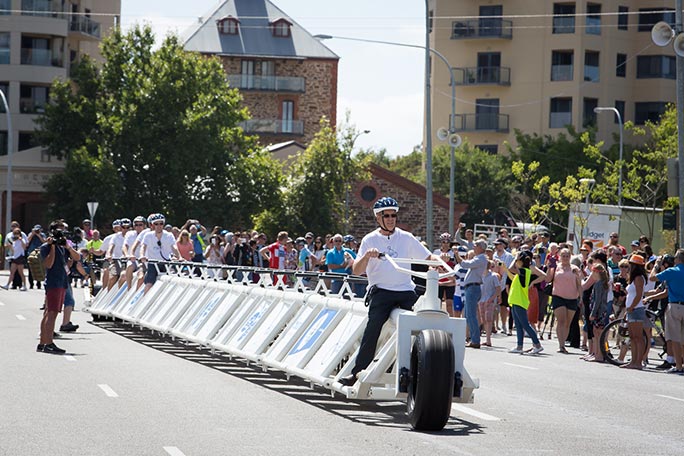 Video classics: Seven riders attempt to ride world’s longest bicycle ...