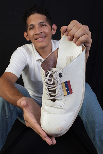 Customised shoes made for man with the largest feet after they grow ...