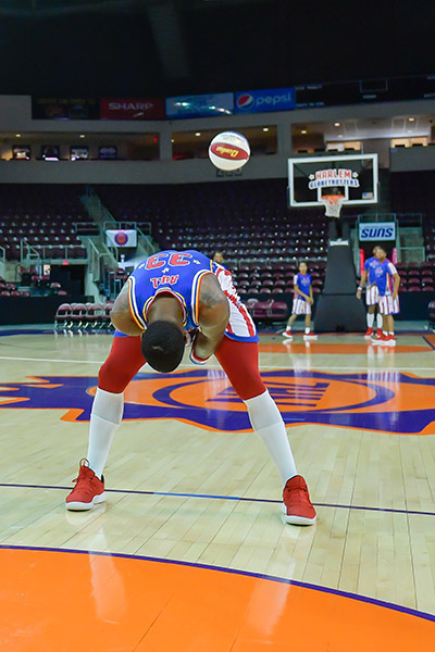 Harlem Globetrotters set 6 records with long-distance basketball shots ...