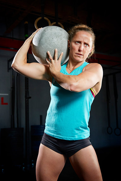 Meet the athlete picking up more than 500 kg by Atlas stone lifts in ...