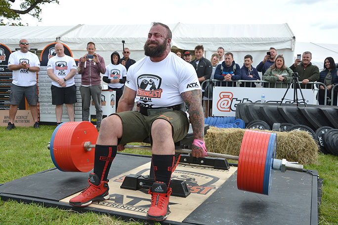 Disabled strongman and Invictus Games star picks up 505 kg to set ...
