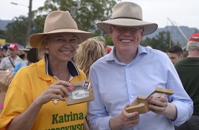 Say cheese! 1,000 people gather in Australia for world's largest cheese ...