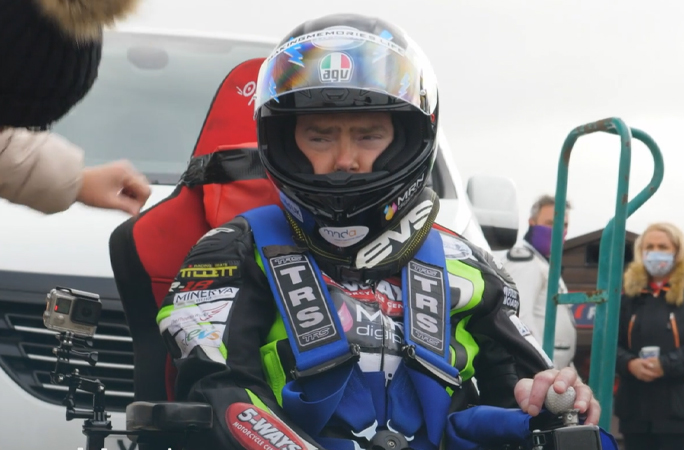 Dad of two breaks land speed wheelchair record | Guinness World Records