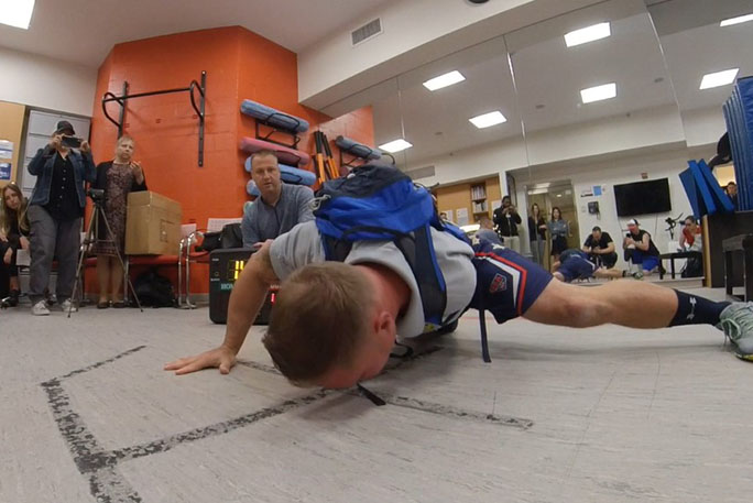 This inspiring Army veteran conquered a one-armed push up record to ...