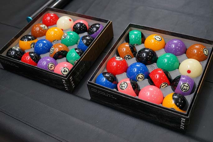 Pool expert “Venom Trickshots” breaks 24 hour billiards records in Las ...