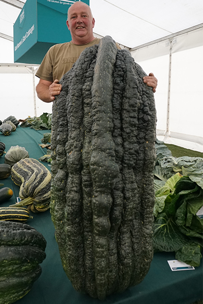 Giant vegetable showdown sees 4 world records broken | Guinness World ...