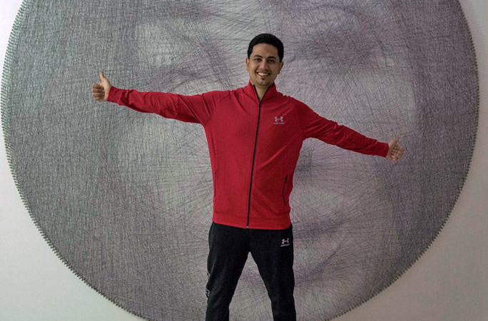 Iraqi artist creates largest pin and thread art for vitiligo awareness ...