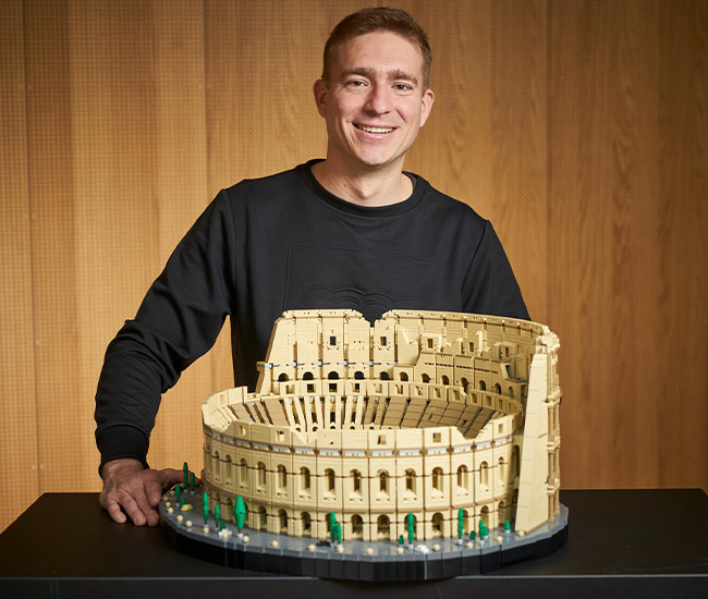 LEGO® Colosseum breaks record for largest set ever with over 9,000 ...
