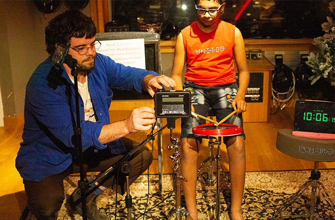 World's fastest drummer: 11-year-old achieves 2,370 BPM | Guinness ...