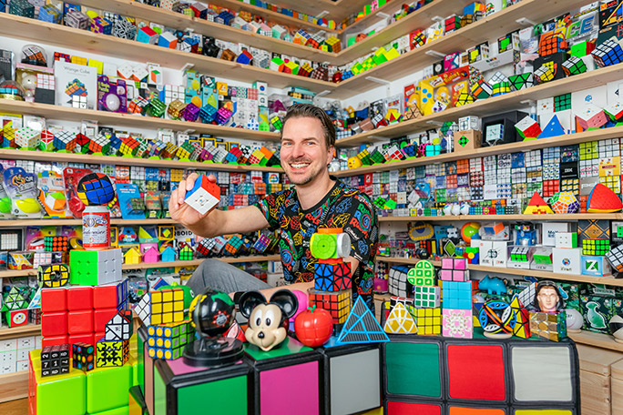 Rotating puzzle superfan breaks record with enormous collection ...