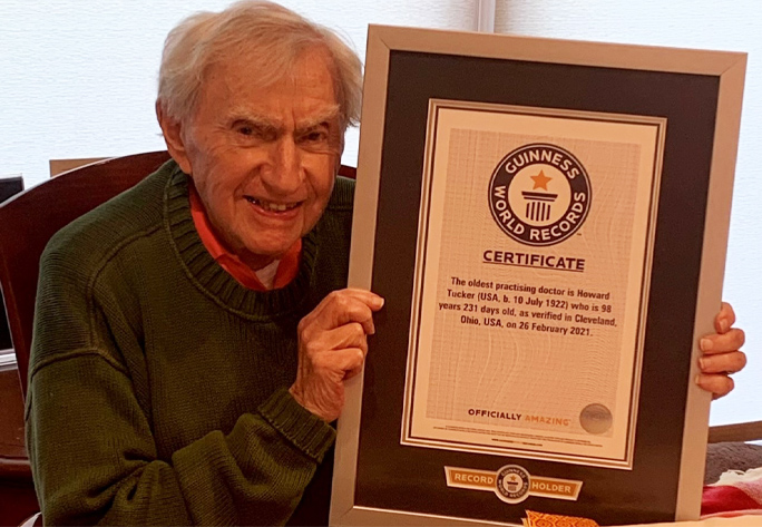 "I truly love what I do": World’s oldest doctor still working at 100 ...