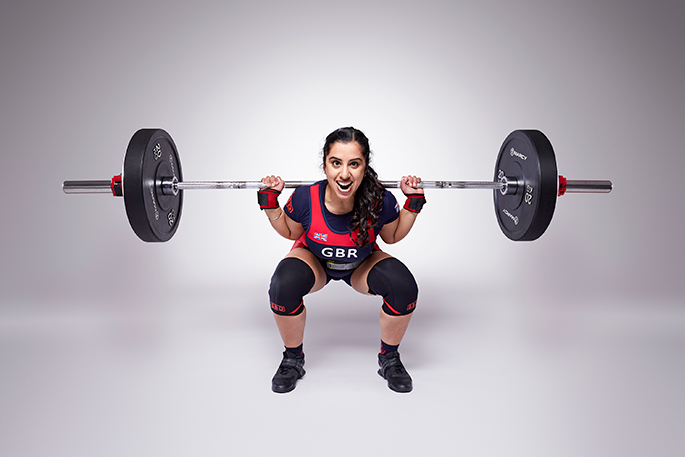 British powerlifting champion smashes squat lift world record ...