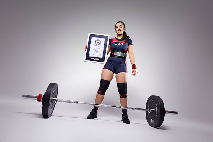 British powerlifting champion smashes squat lift world record ...