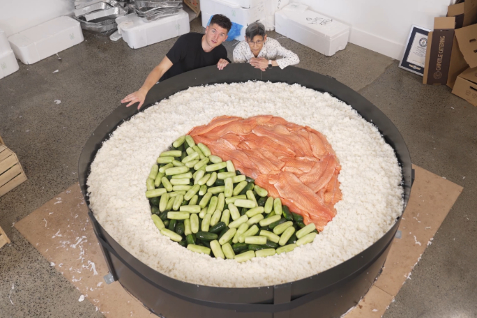 Largest sushi roll: TikTok chefs Nick DiGiovanni and Lynja break two ...