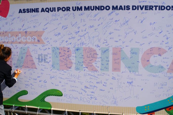 Nickelodeon's "Dia de Brincar" breaks world record | Guinness World Records