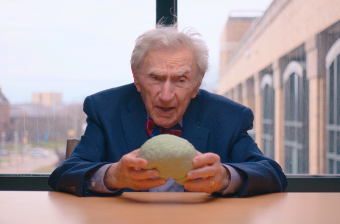 "I truly love what I do": World’s oldest doctor still working at 100 ...