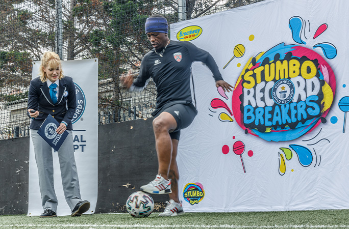 Football freestyler attempts two nail-biting records on TV show ...