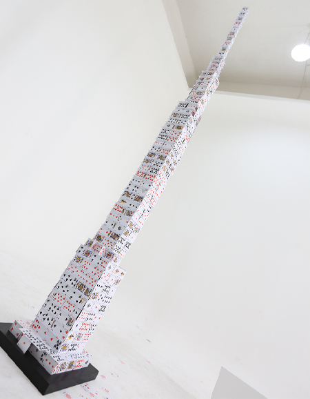 Tallest house of cards record broken in China | Guinness World Records
