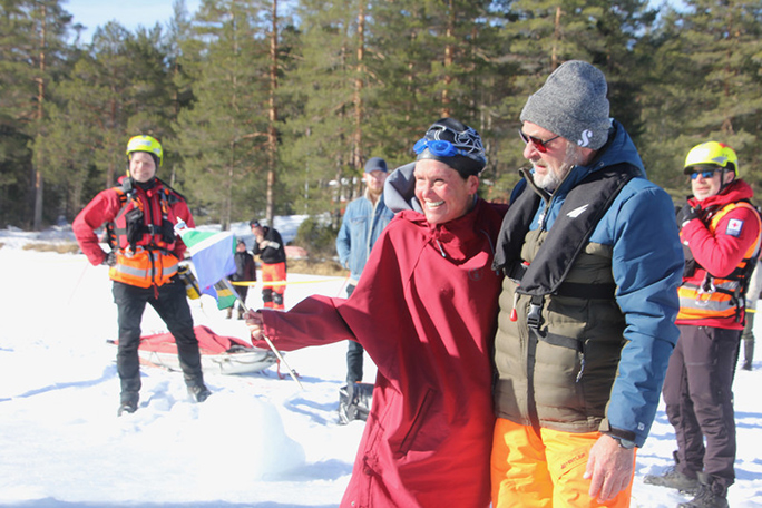 Amber Fillary breaks her record for longest swim under ice | Guinness ...