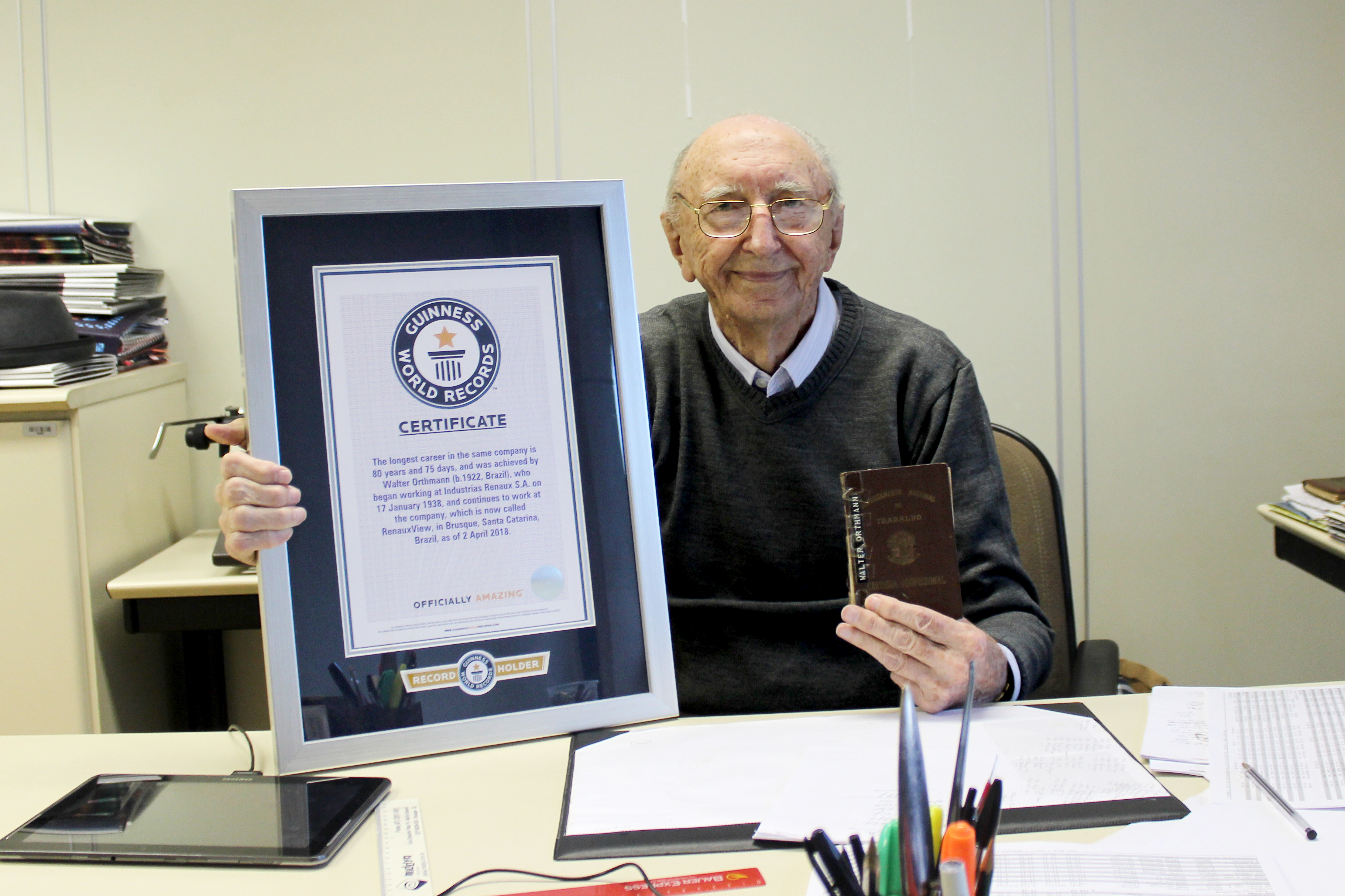 100-year-old Brazilian breaks record after 84 years at same company ...